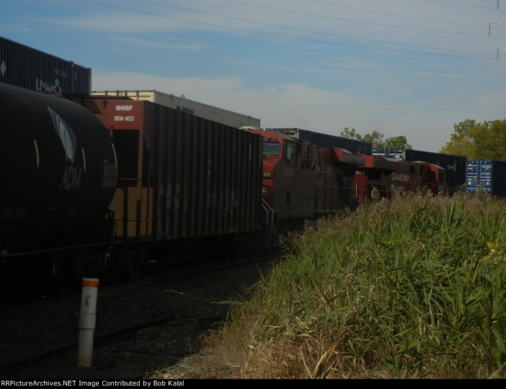 Canadian Pacific 8862 & 8740 northbound tanker train